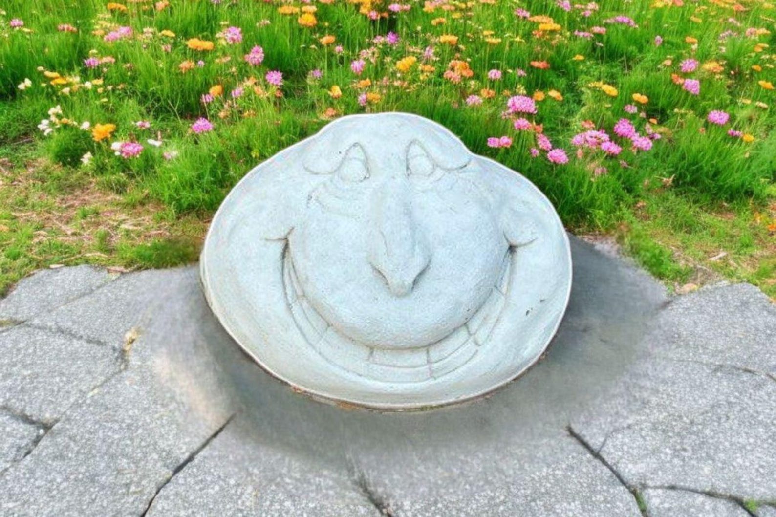 Grinning Face Figurine Happy Face Figure Detailed Face Statuary Outdoor ...