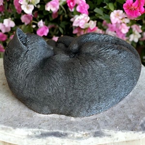 Crouching Cat Memorial Statue Black Cat Garden Figure Concrete Kitten ...