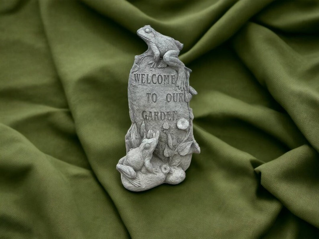 Welcome to Out Garden Rock Two Frogs Sitting on Welcome Statue Frong ...