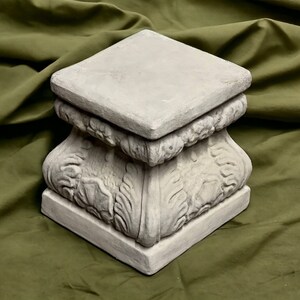 Short Square Pedestal Statue Handmade Concrete Pedestal Figure Stone ...