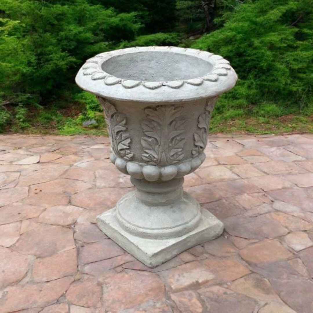 Mini Cemetery Statue Detailed Garen Urn Sculpture Water Drinker Figure ...