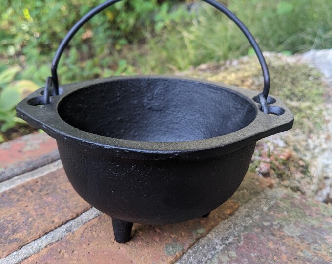 Cast Iron Cauldron, Witch's Cauldron, Metal Pot for Rituals, Witchcraft ...