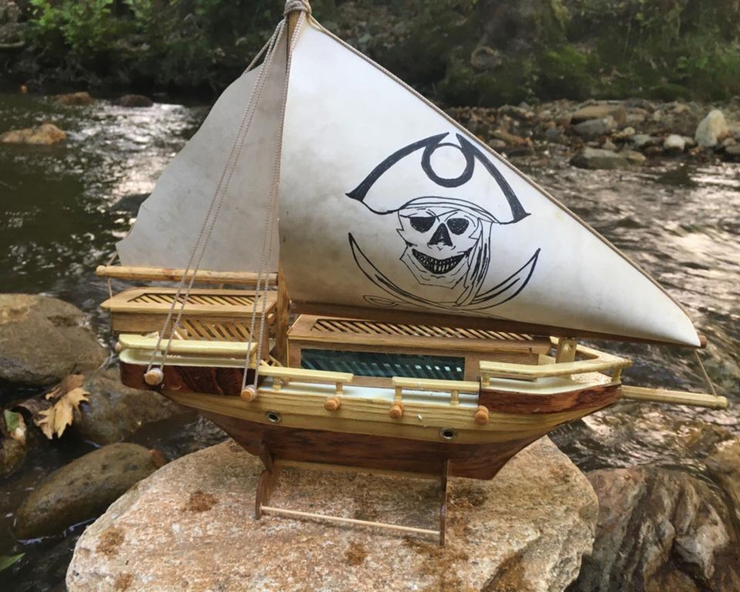 Pirate Ship, Decor for the Office, Gift of a New Home, Personalized ...