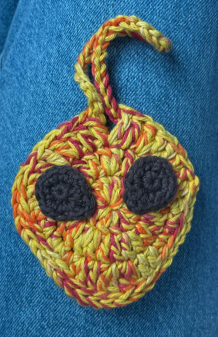 Alien Bag Charm Crochet PATTERN - TWO SIZES - Out of This World Car or ...