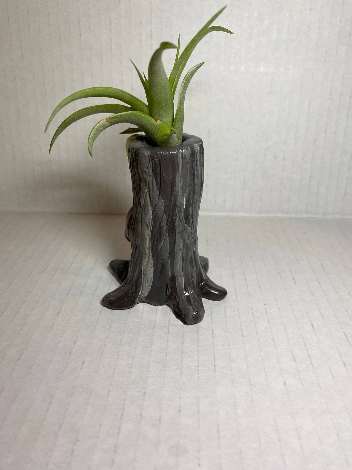Clay Art Tree Stump Air Plant Holder surprised - Etsy