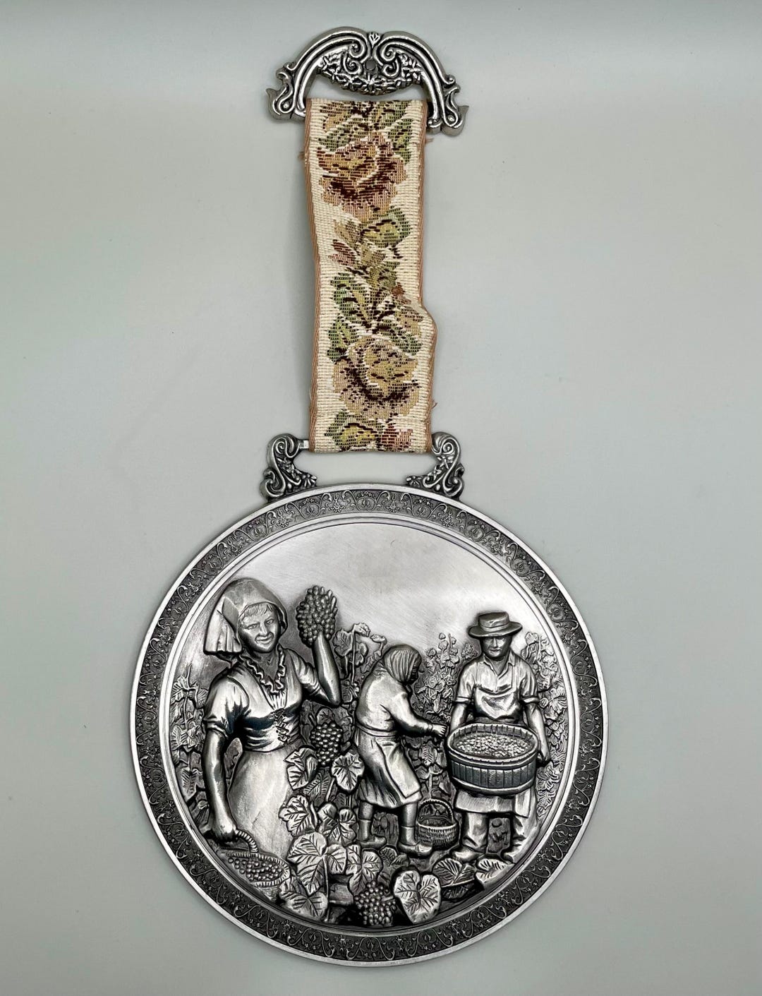 Vintage Pewter Wall Medallion Farm Theme - Grapes Harvest Time - Etsy