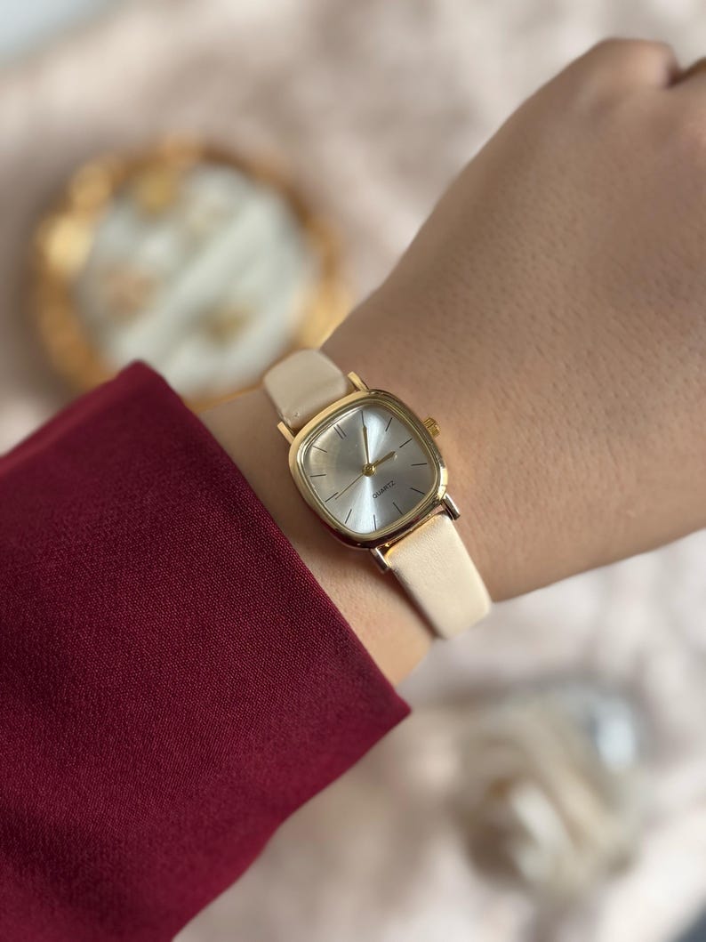 Vintage Style Women’s Watch – Retro Leather Strap Quartz Wristwatch ...