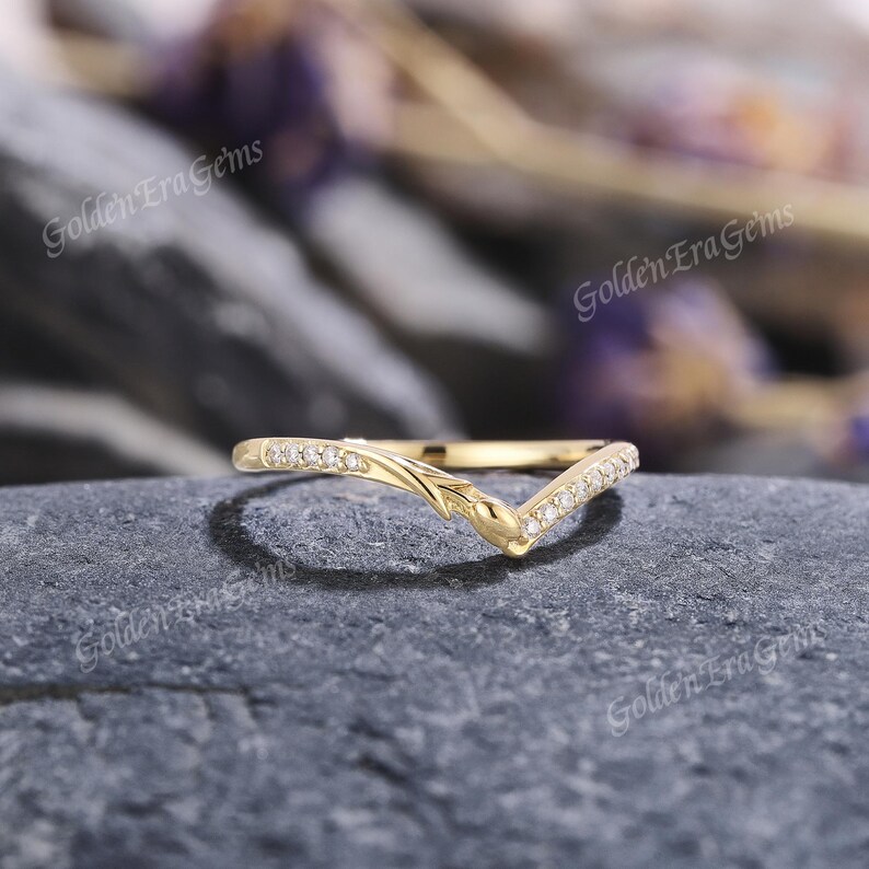 Nature Inspired Curved Wedding Band Tulip Floral Engraving Wedding ...