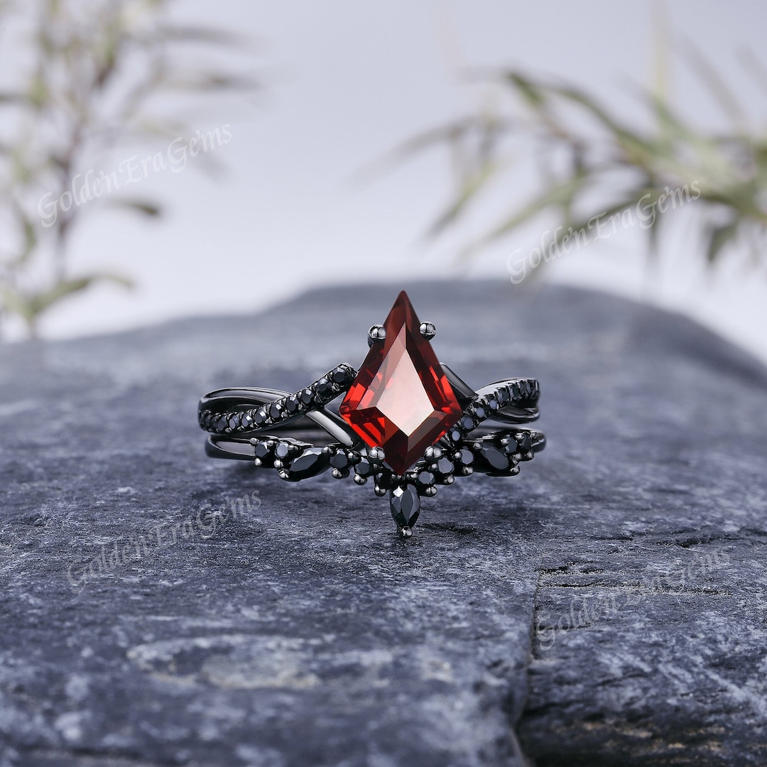 Gothic Black Kite Garnet Engagement Ring Set Vintage Rhodium Black ...