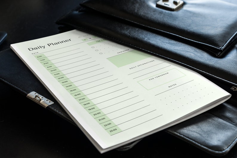Green Minimalist Digital Daily Planner, Instant Download, Printable - Etsy