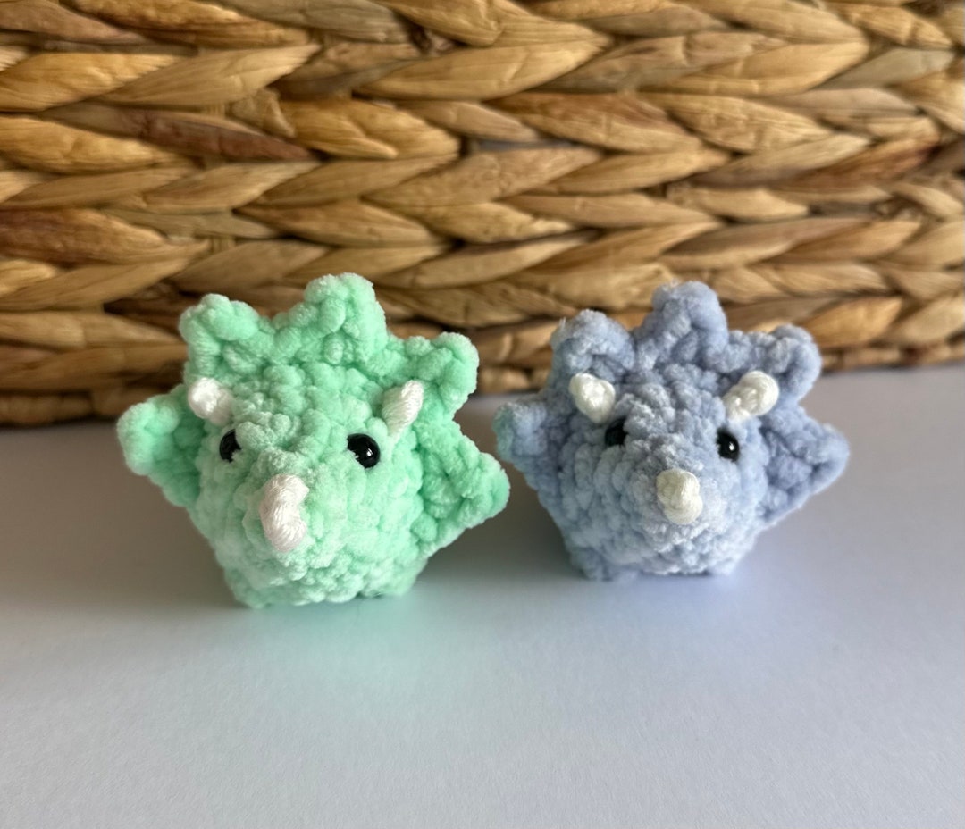 Crochet Triceratops Dinosaur Key Ring, Personalised Colour Options - Etsy
