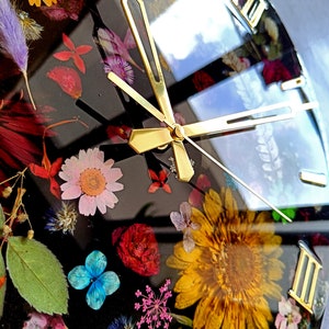 Floral Resin Clock With Real Dried Flowers - Handmade Wall or Desk ...