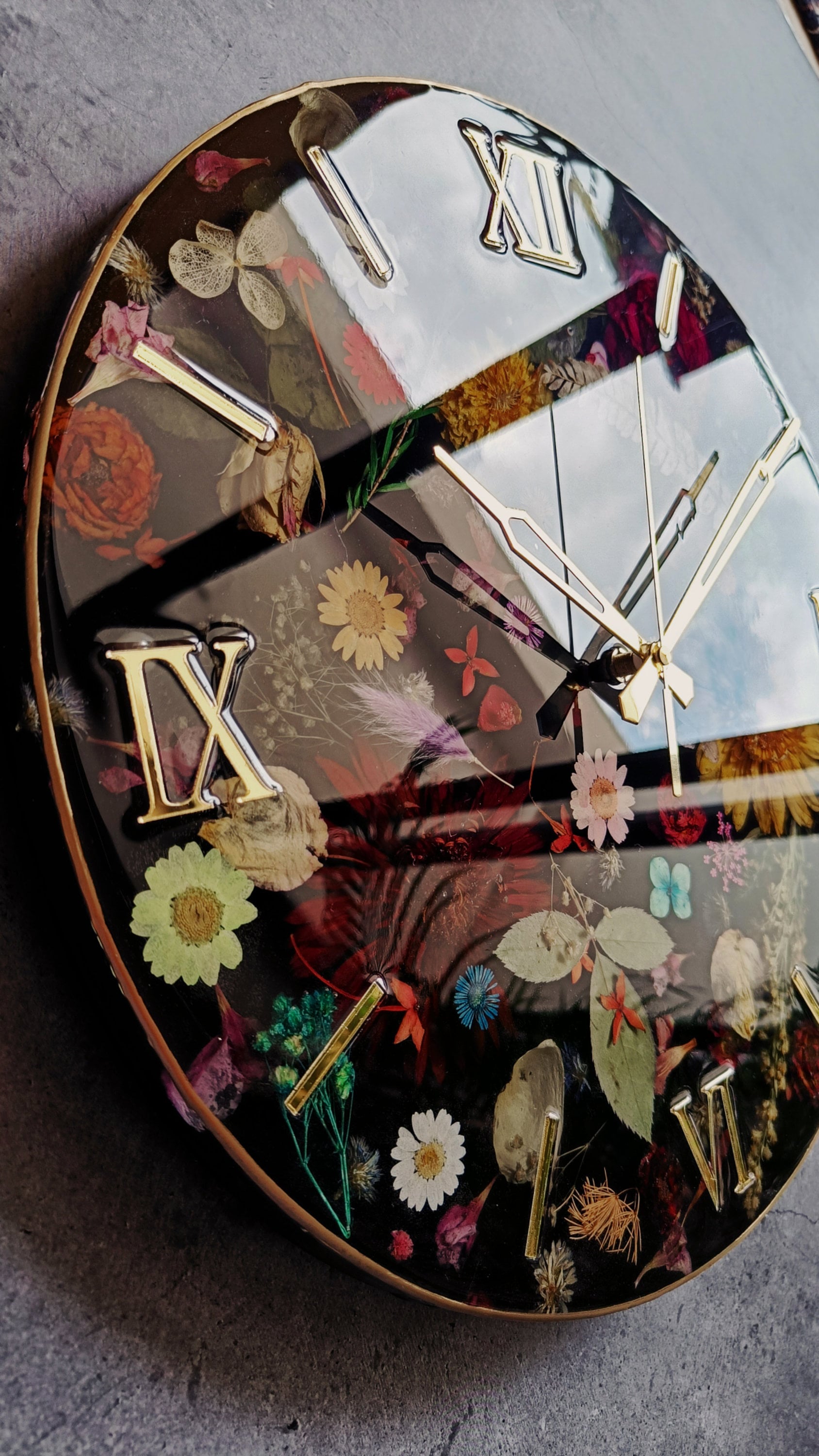 Floral Resin Clock With Real Dried Flowers - Handmade Wall or Desk ...