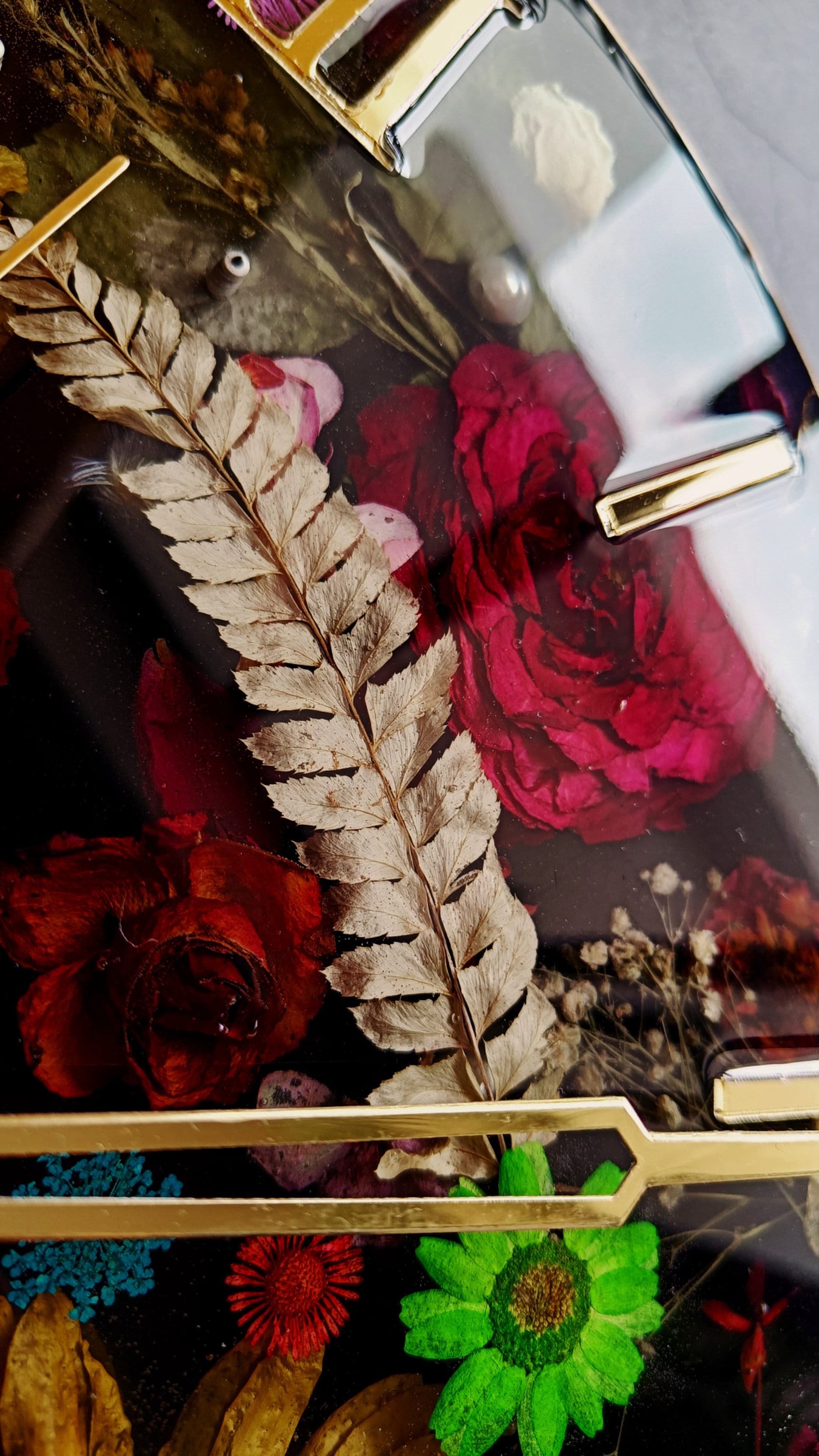 Floral Resin Clock With Real Dried Flowers - Handmade Wall or Desk ...