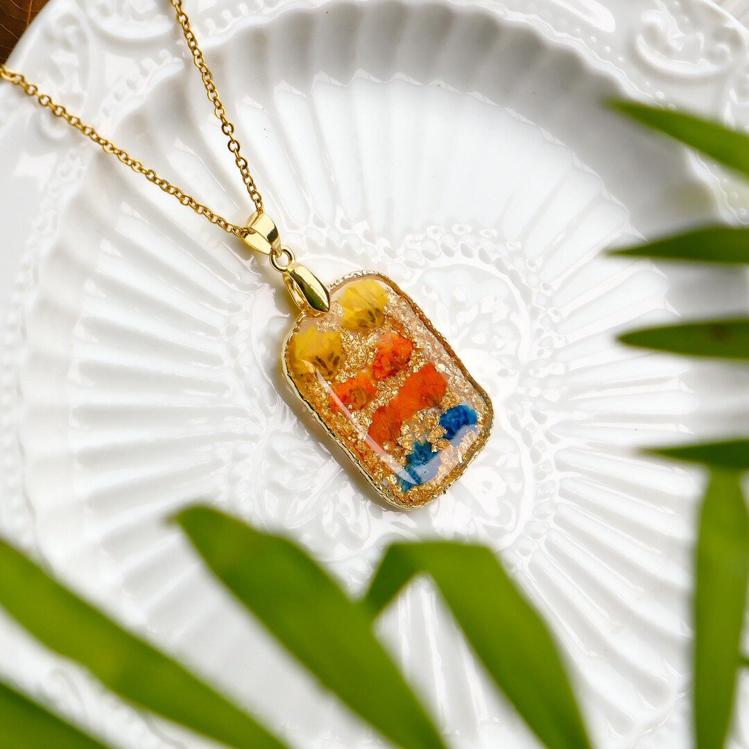 Handmade Baby's Breath Resin Necklace: Colorful Dried Flower Pendant ...