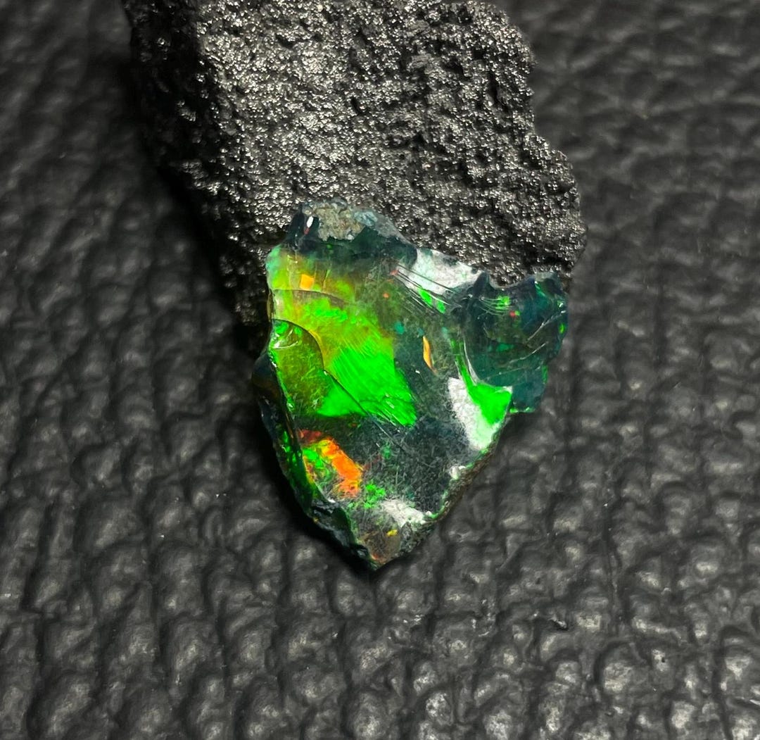 3.35 Carat Emerald Green Color Ethiopian Opal Gemstone Raw, Multi Fire ...