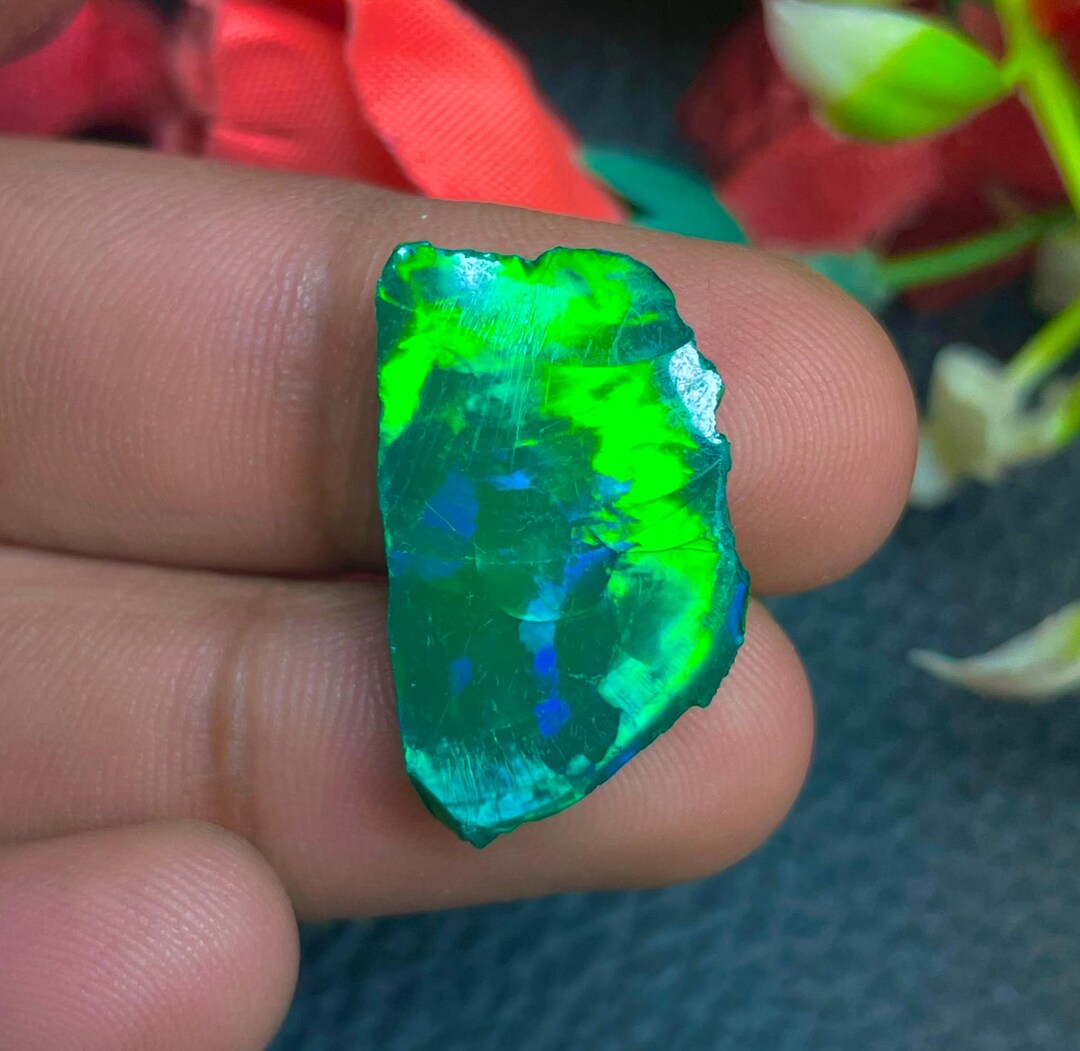 8.25 Carat Emerald Green Color Ethiopian Opal Gemstone Raw, Multi Fire ...