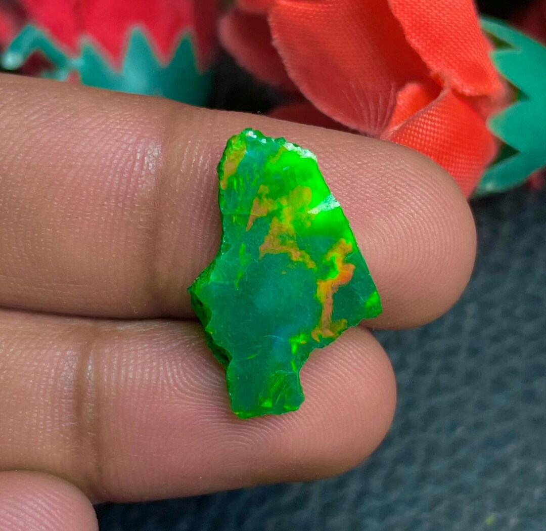 3.35 Carat Emerald Green Color Ethiopian Opal Gemstone Raw, Multi Fire ...