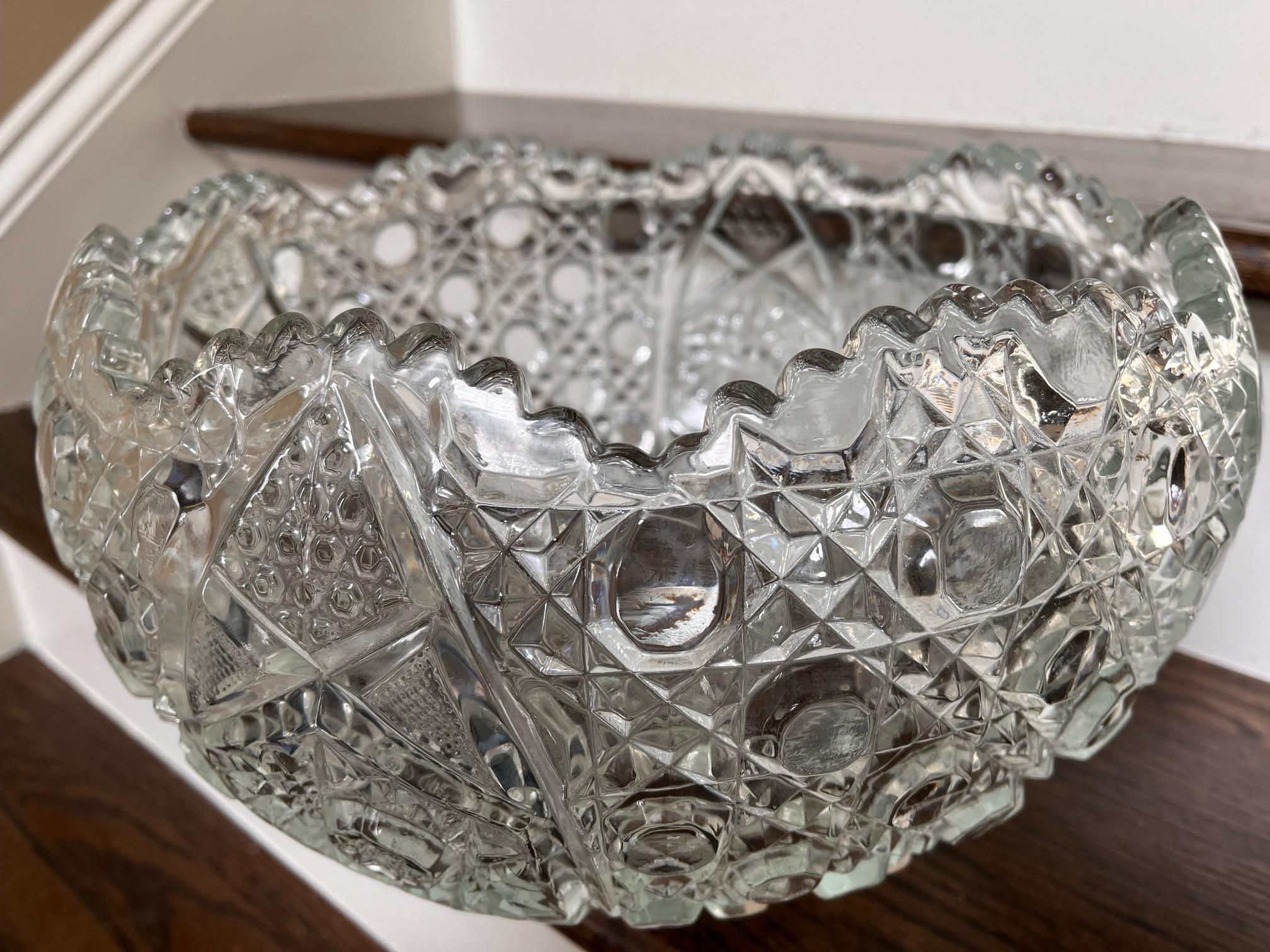 Vintage L.E. Smith Glass Punch Bowl With 12 Cups in the Daisy and ...