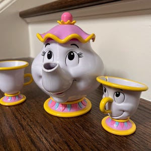 Disney Beauty and the Beast Mrs. Potts Teapot, Chip, and Cup Toy Tea ...