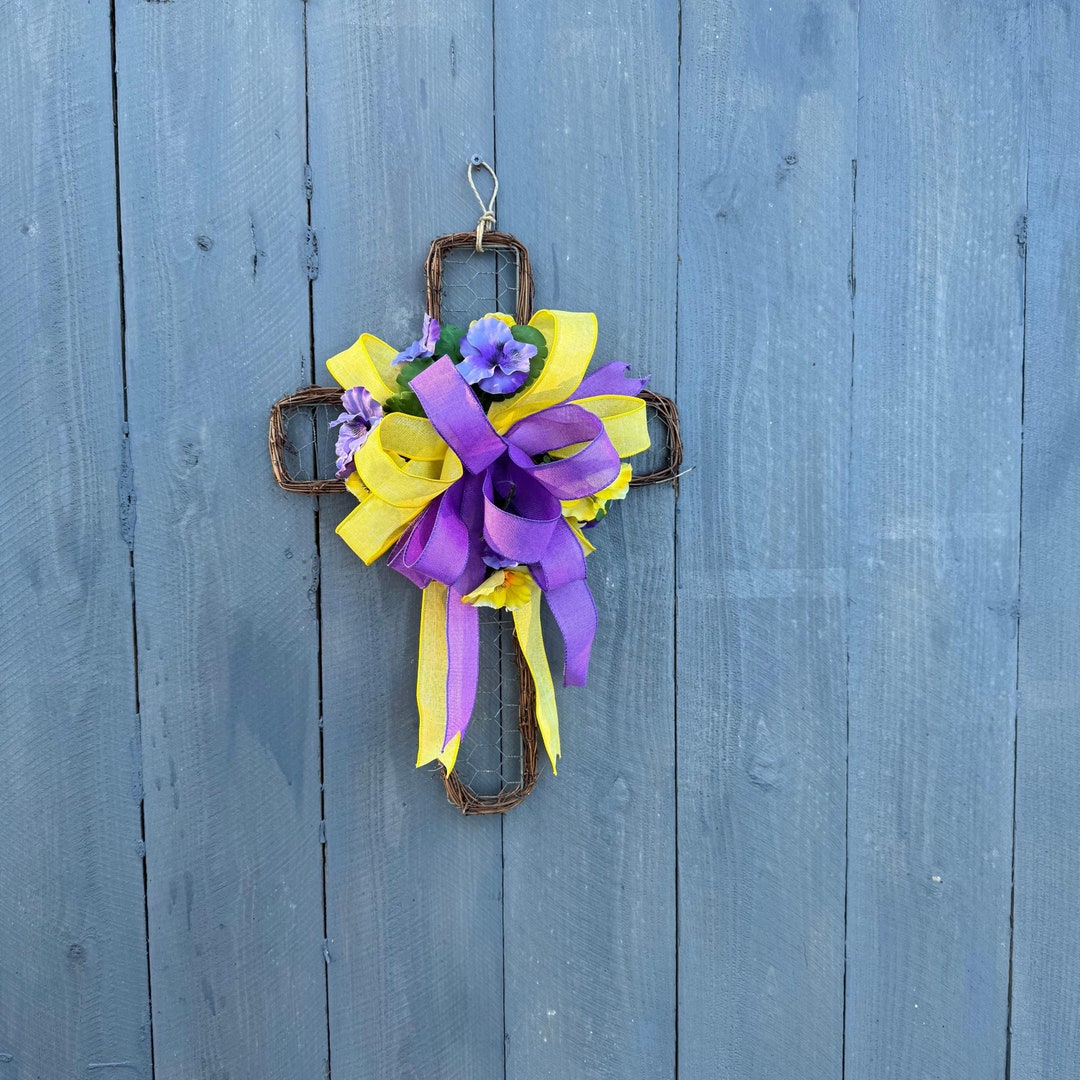 Chicken Wire Cross With Purple and Yellow Pansies Decorative Wall ...