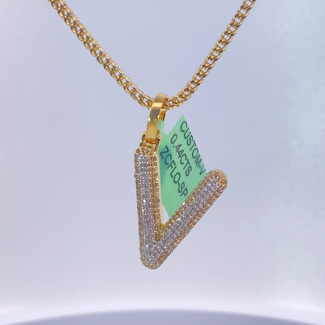 10K Yellow Gold With 0.44CT Natural Diamond Initial Letter ''V ...