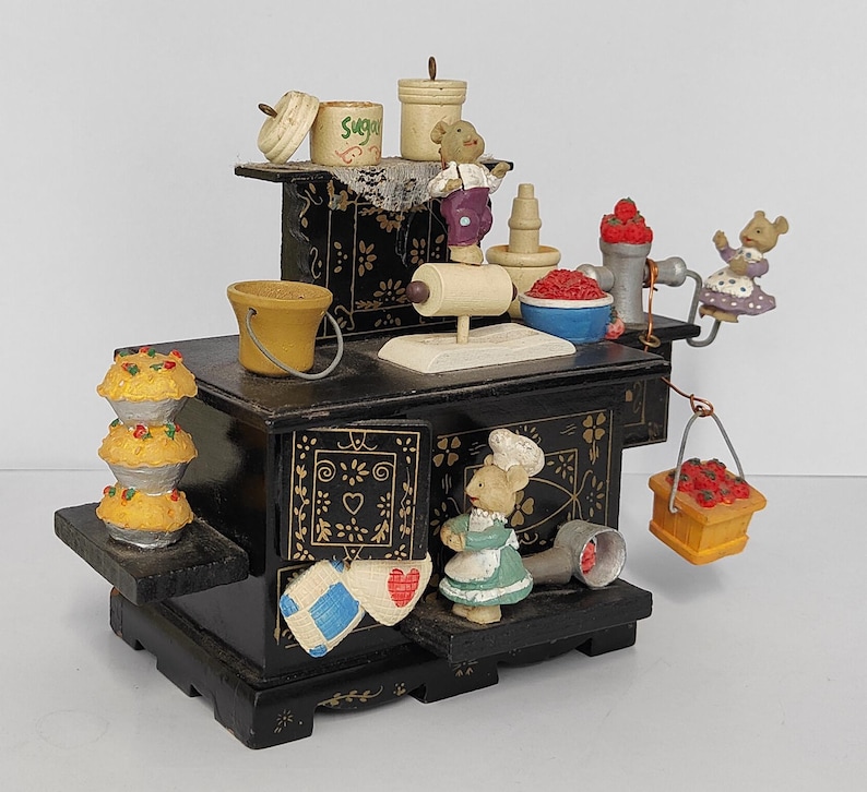 Vintage Enesco Music Box - Etsy