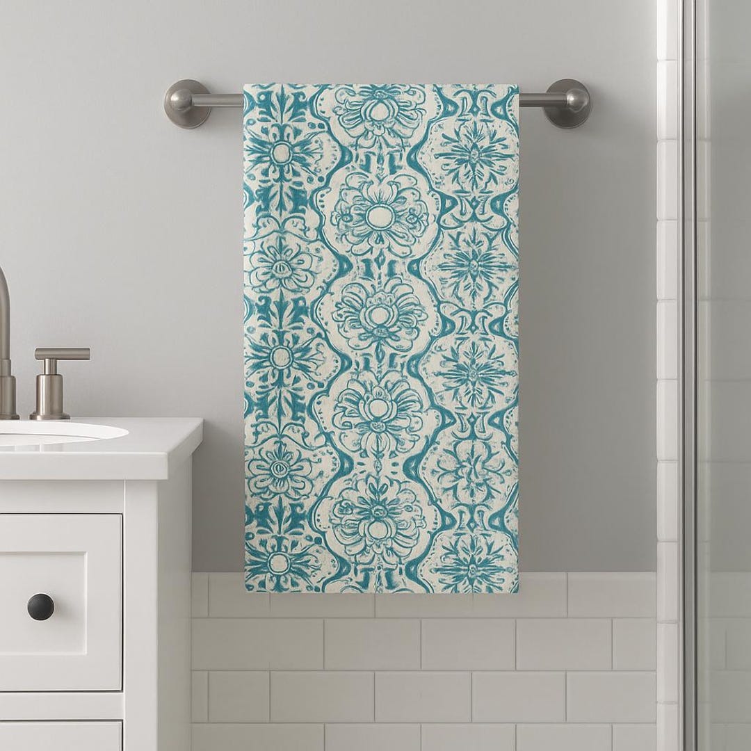 Hand Towel Blue Geometric Pattern Bathroom Towel, Home Decor Gift ...