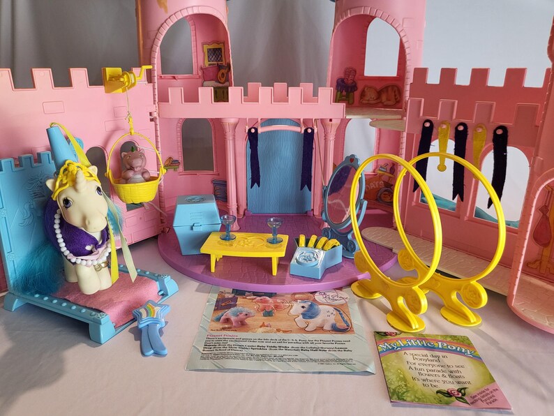 Vintage Dream Castle Playset With Queen Majesty and Spike the Dragon ...