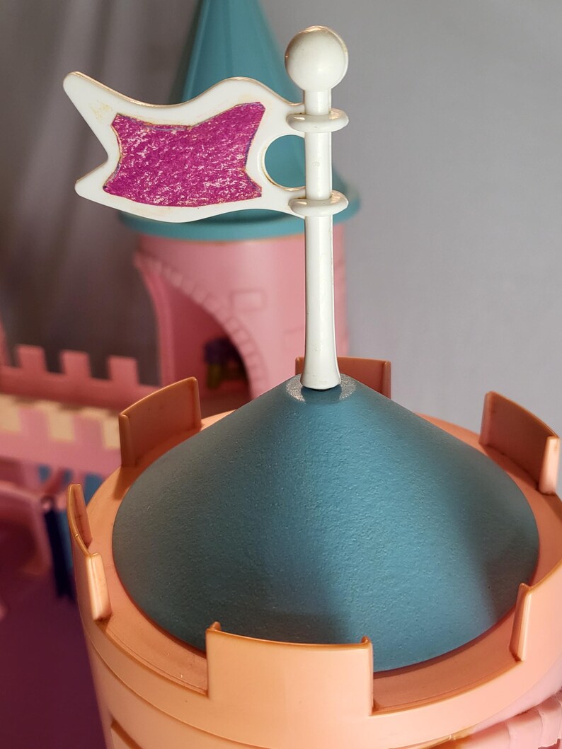 Vintage Dream Castle Playset With Queen Majesty and Spike the Dragon ...