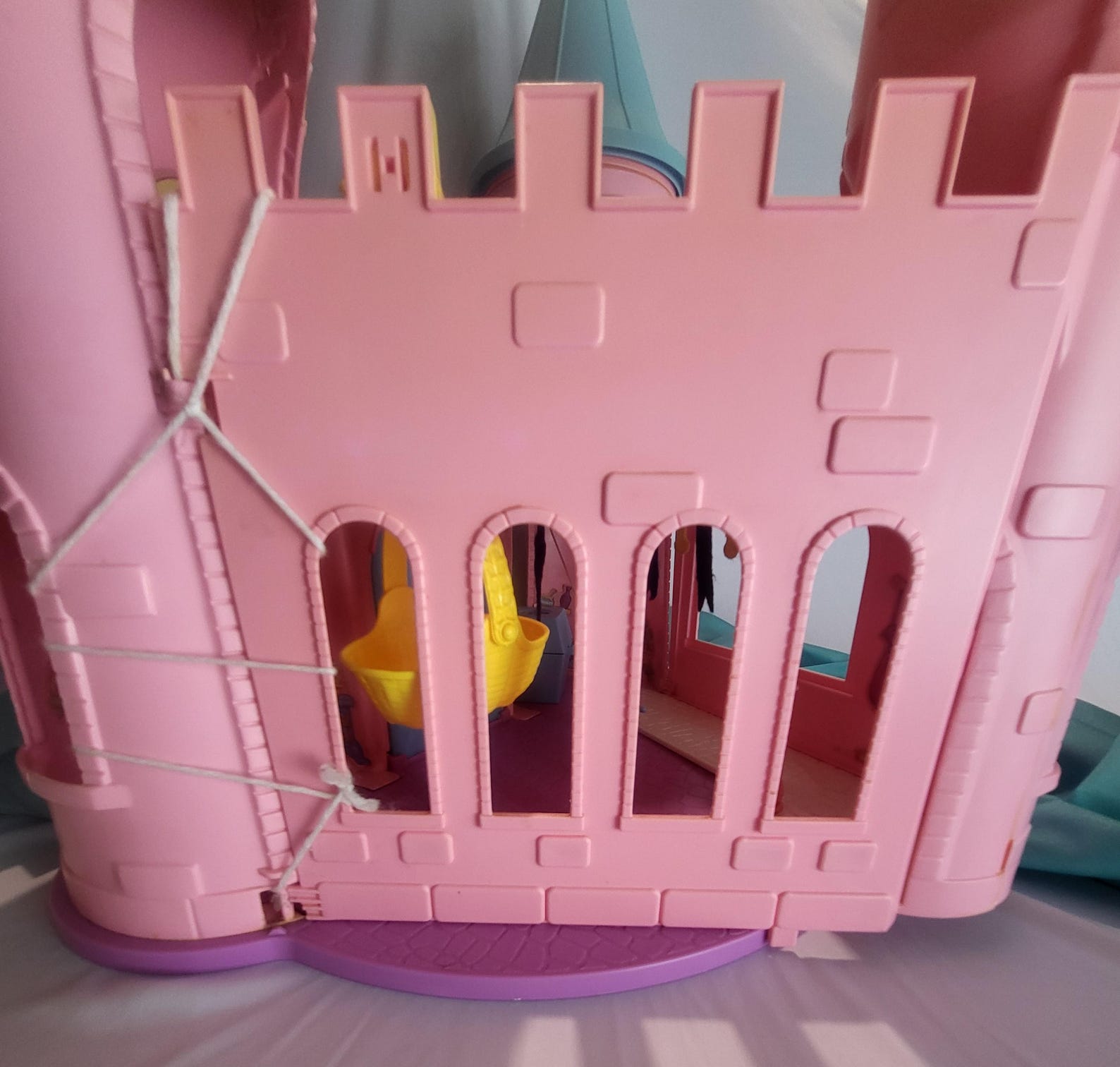 Vintage Dream Castle Playset With Queen Majesty and Spike the Dragon ...