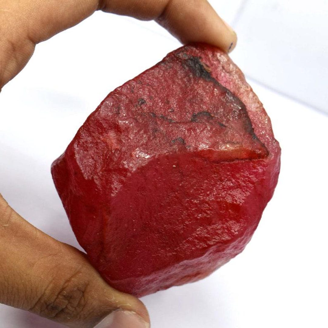 Best Natural African Pigeon Blood Red Ruby - 100-200 Carat Uncut Raw ...
