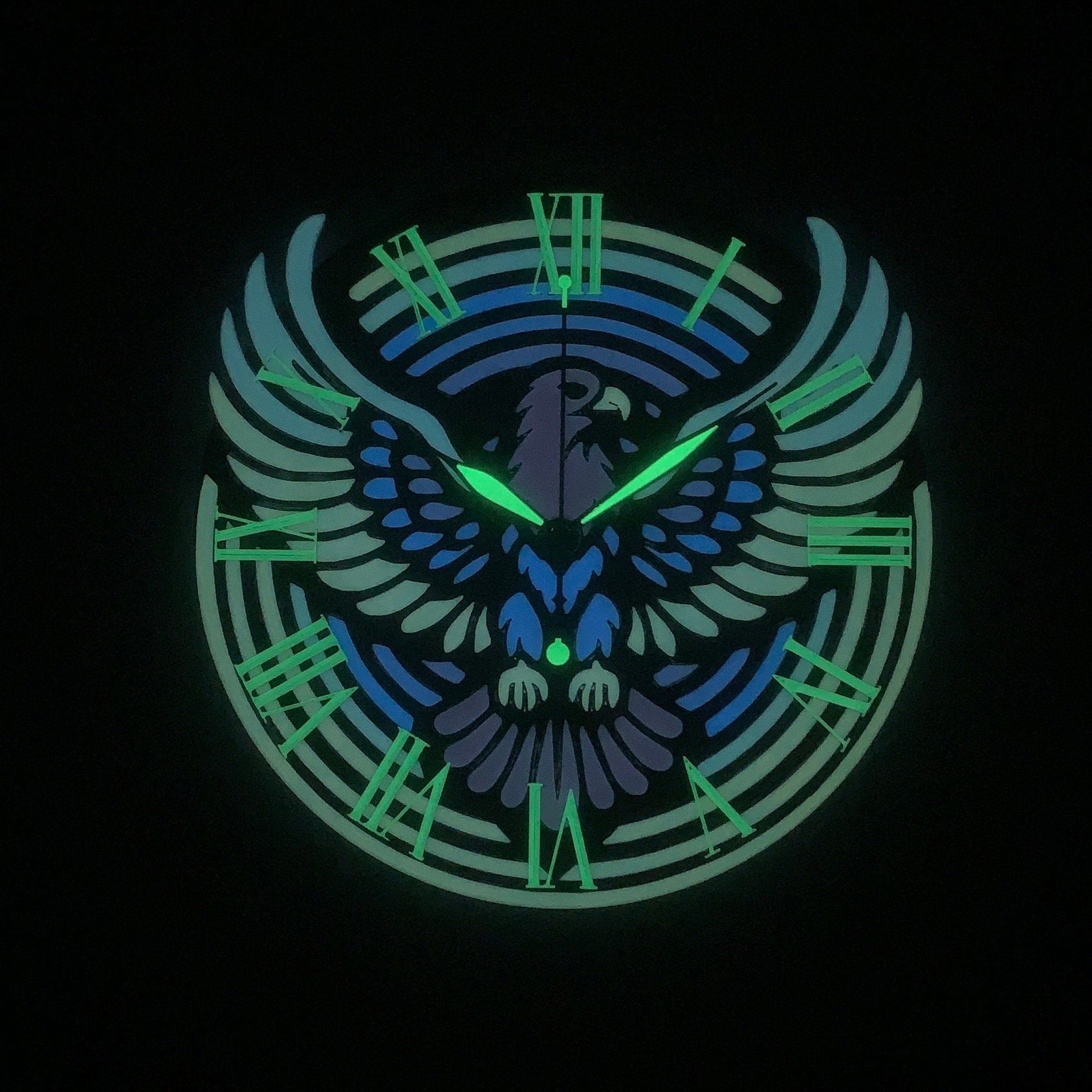 Majestic Eagle 3D Printed Glow in the Dark Clock - Etsy UK