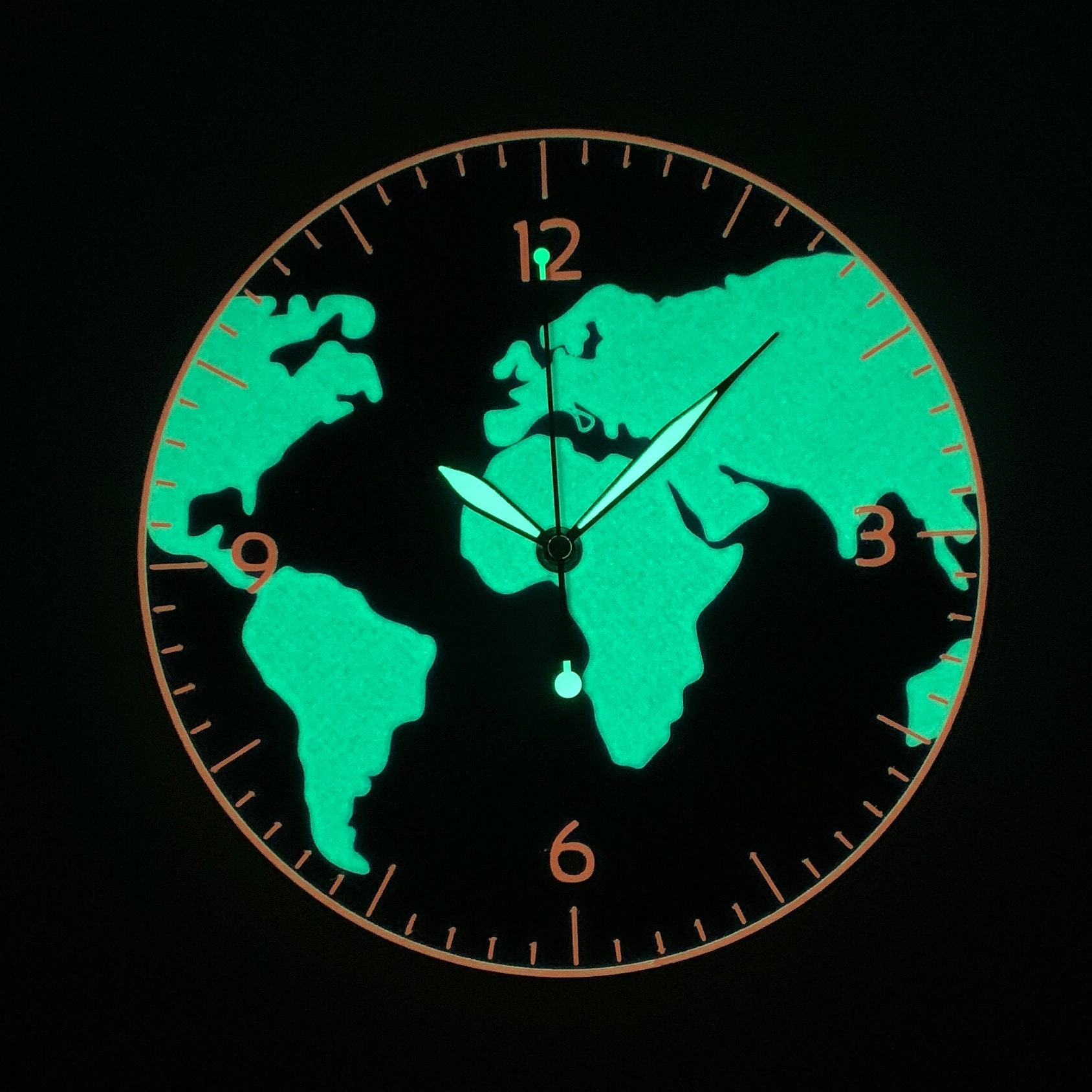 World Map Glow in the Dark 3D Printed Clock - Etsy