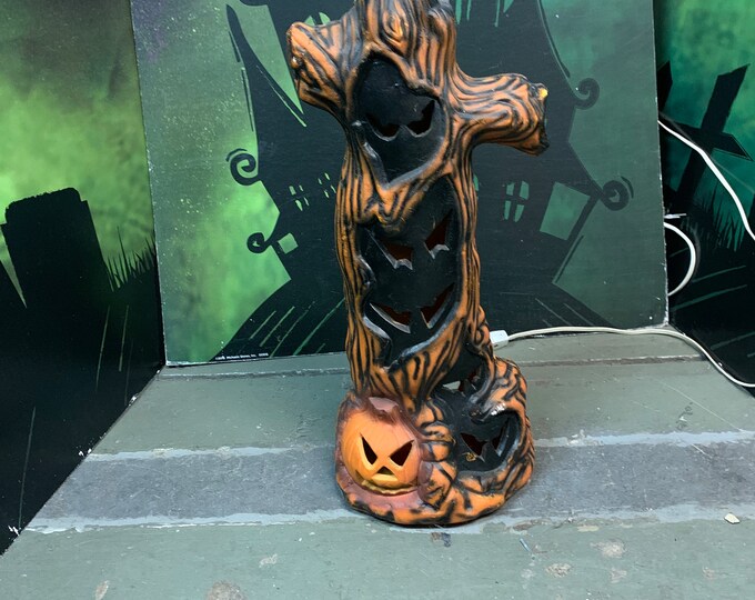 Trendmasters 18” SPOOKY HAUNTED TREE Lighted Foam Blow Mold Halloween ...