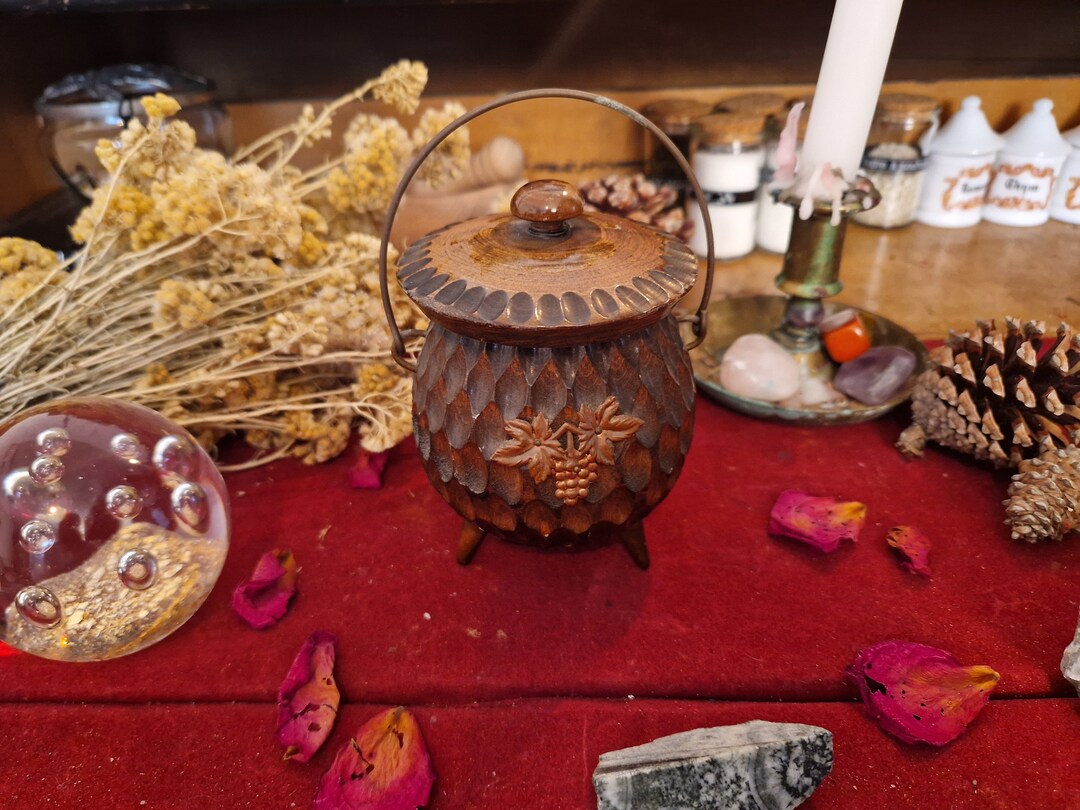 Small Wooden Witch's Cauldron, Ritual Cauldron, Altar Decoration ...