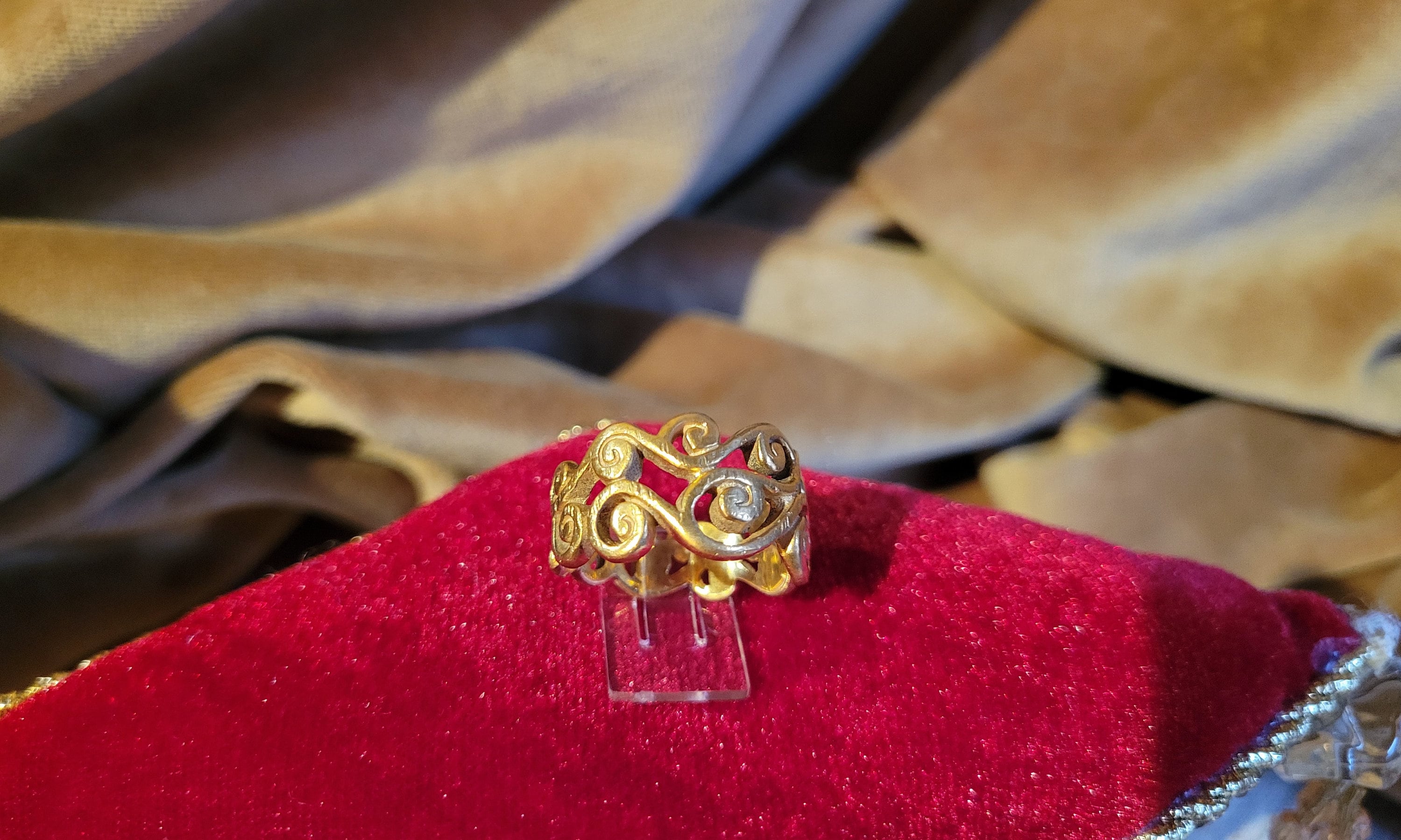 1970s Ancient Roman Style Wide-band Ring - Etsy
