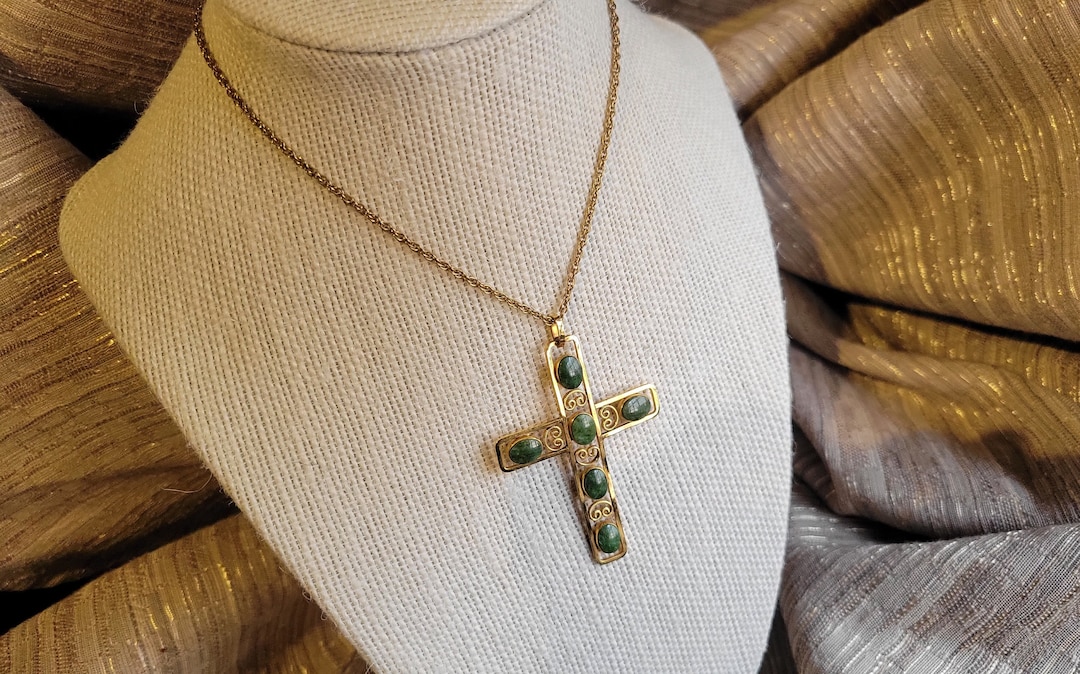 Midcentury 1960s Jade Cross - Etsy