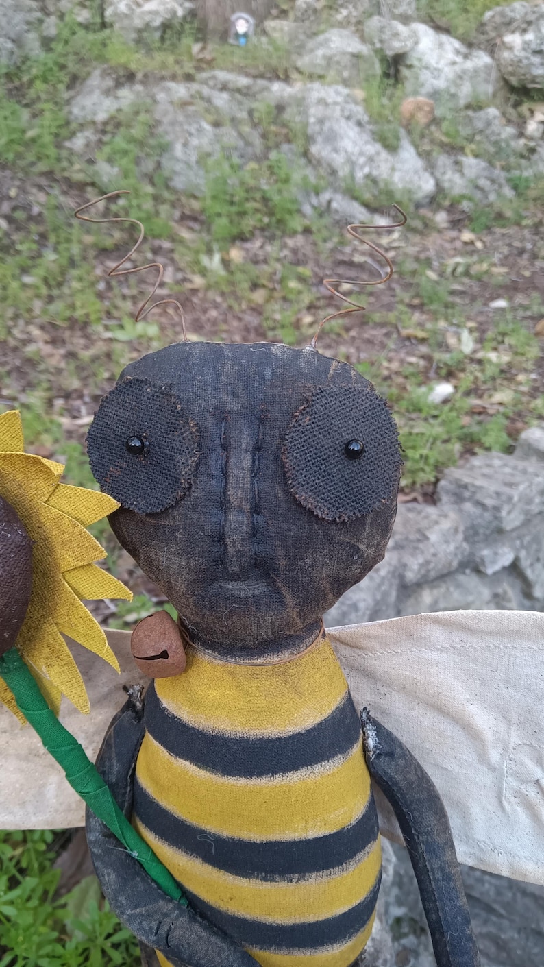 Primitive Bee - Etsy