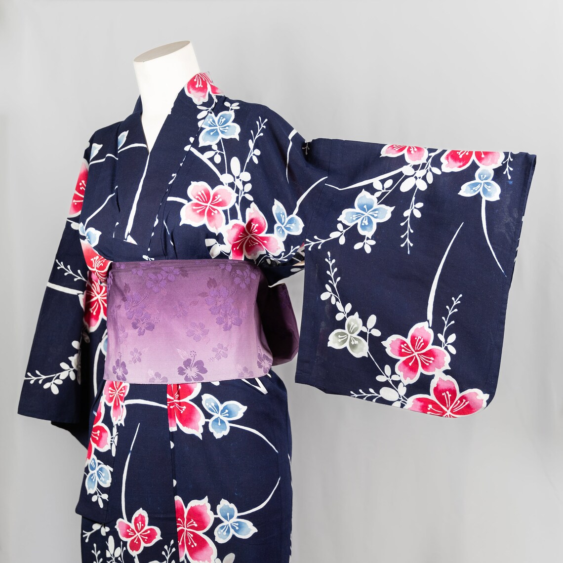 Vintage Retro Yukata Kimono Flowers in Navy - Etsy