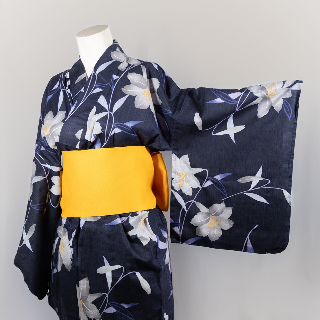 Vintage Yukata Kimono - Lilies in Navy - Etsy
