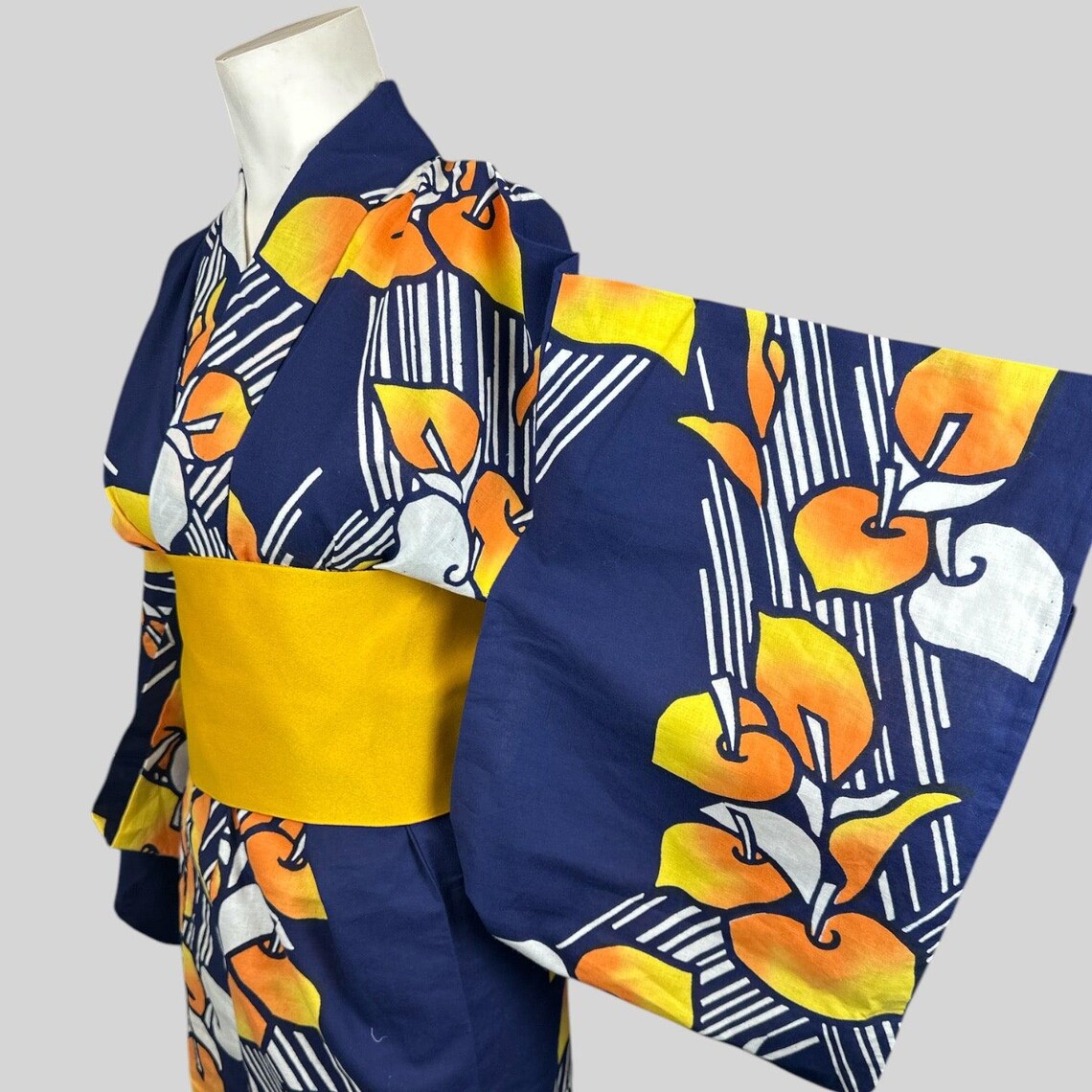 Vintage Retro Yukata Kimono - Flaming Anthurium Blossoms - Etsy
