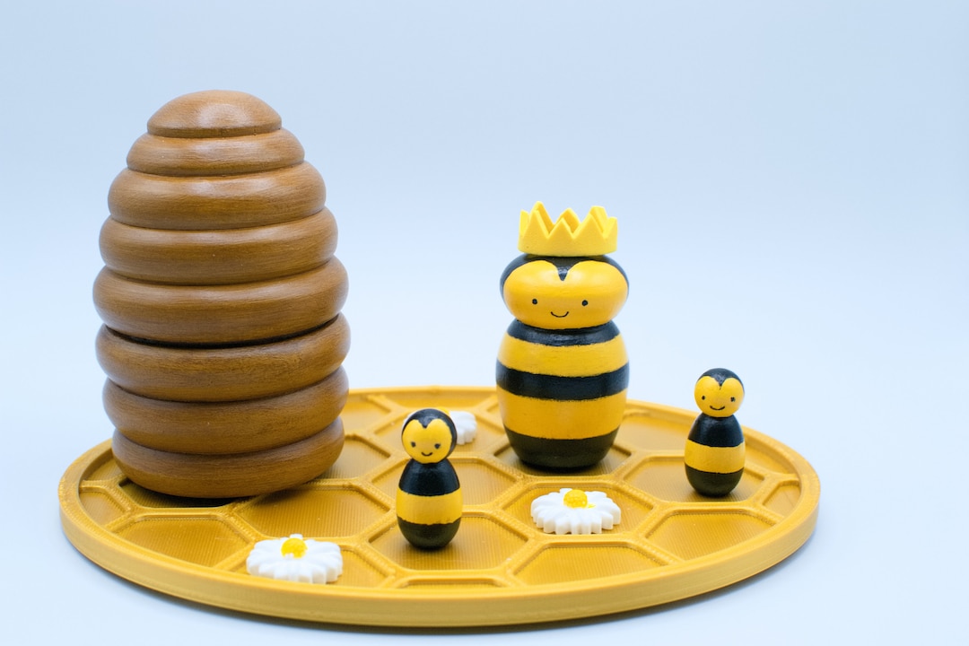Honey Bee Peg Dolls, Honey Bee, Bee Hive, Queen Bee, Peg Doll, Honey ...