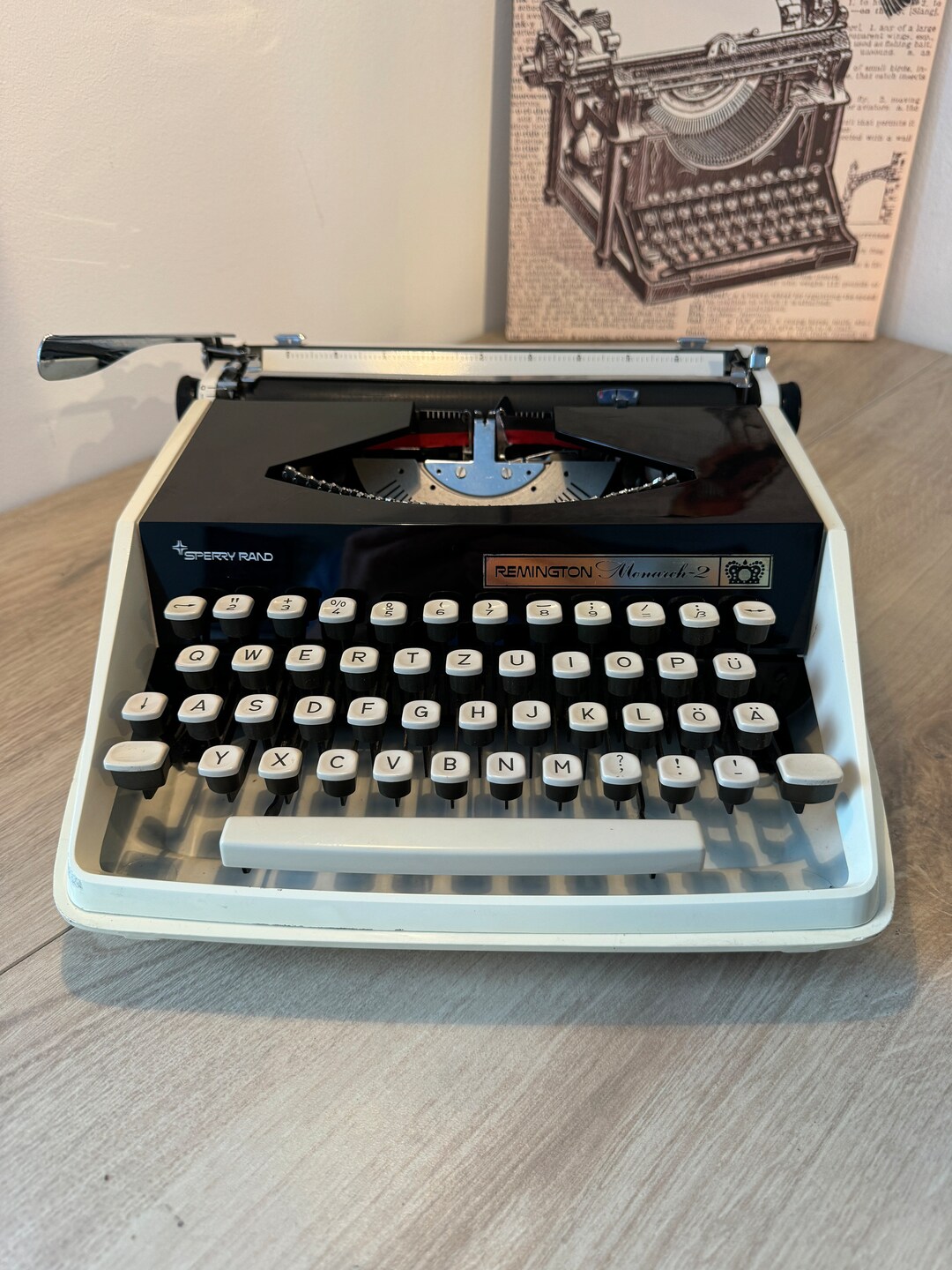 197X REMINGTON Monarch 2 - Portable Typewriter Typewriter Antique ...