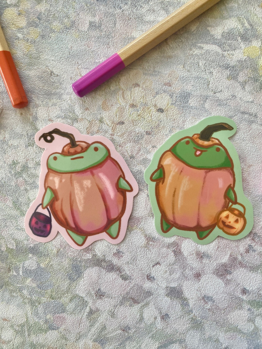 Halloween Frog Vinyl Sticker, Pumpkin Costume - Etsy