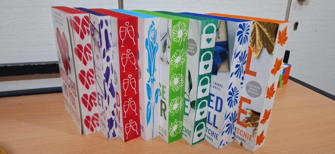 Addicted, Addicted to You, Calloway Sisters, Kiss the Sky, Hothouse ...