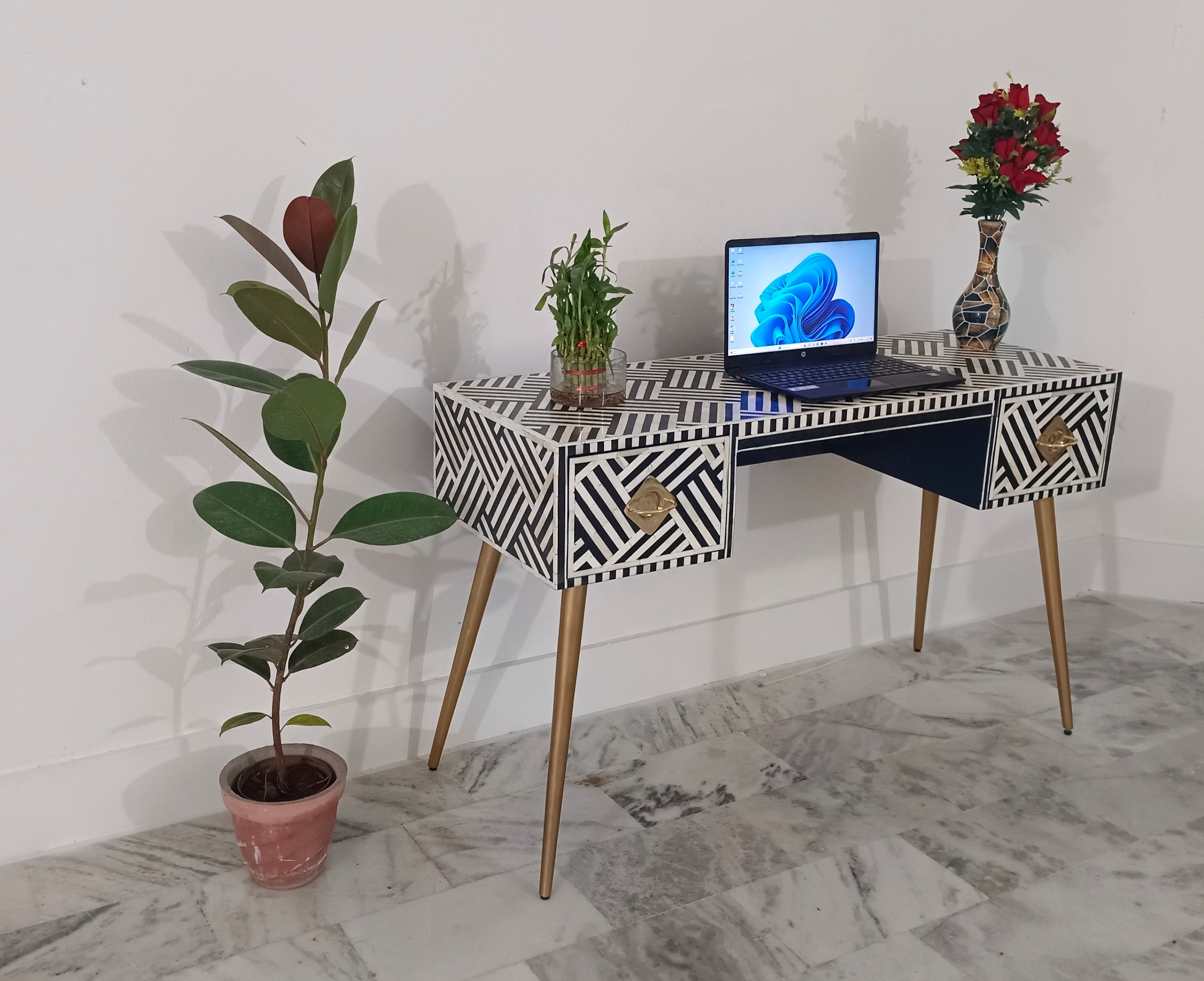 Handmade Bone Inlay Work Desk, Bone Inlay Laptop Table, Bone Inlay ...