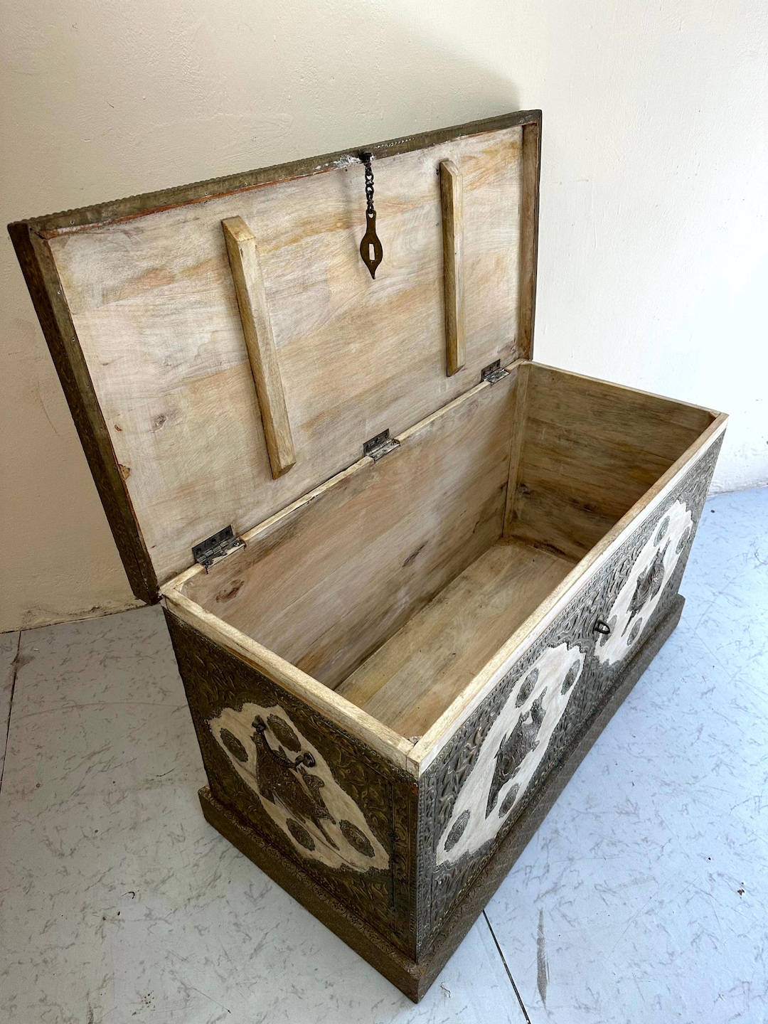 Bentwood Steamer Trunk With Engraved Brass Unique Toy Chest Bed End ...