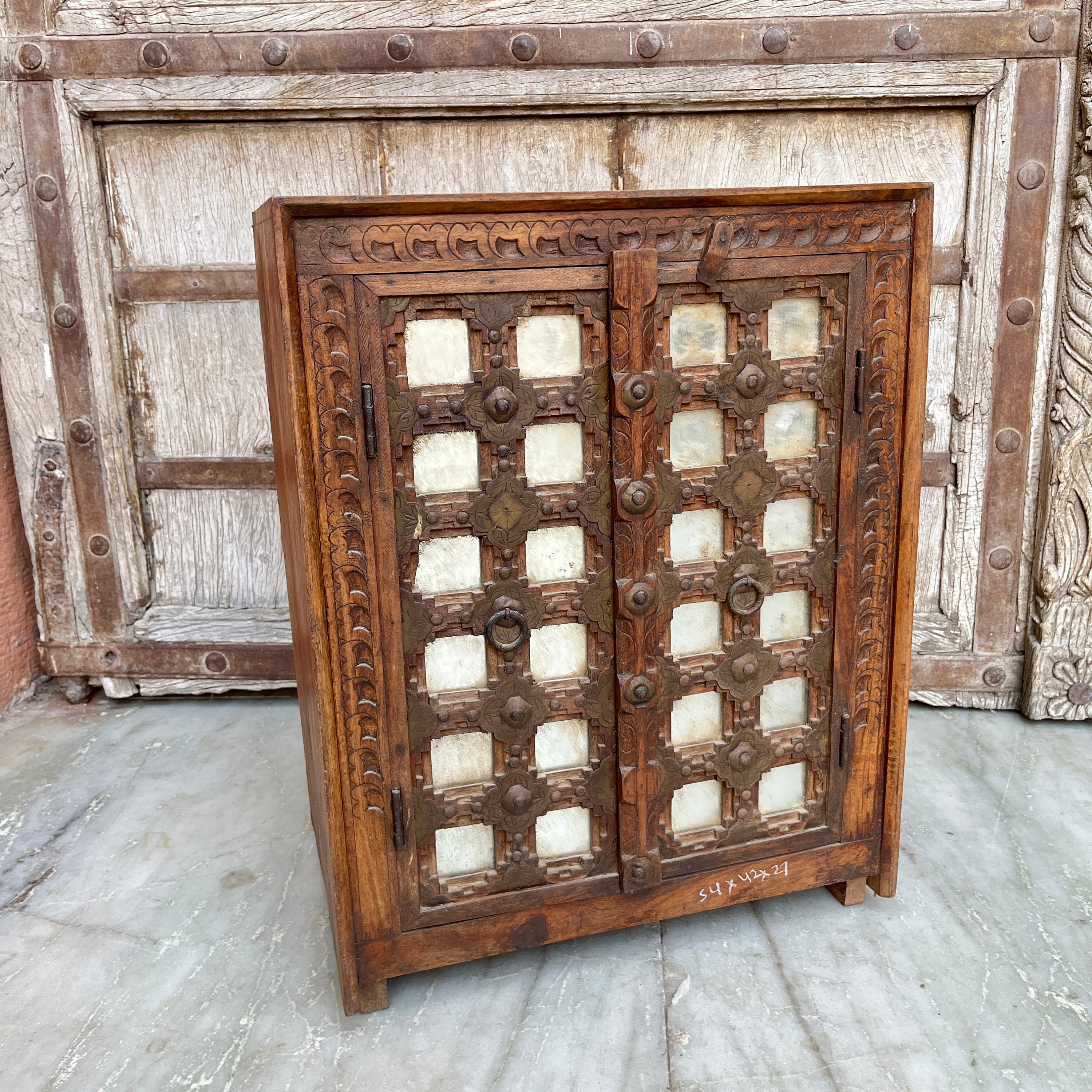 Old almirah for sale store