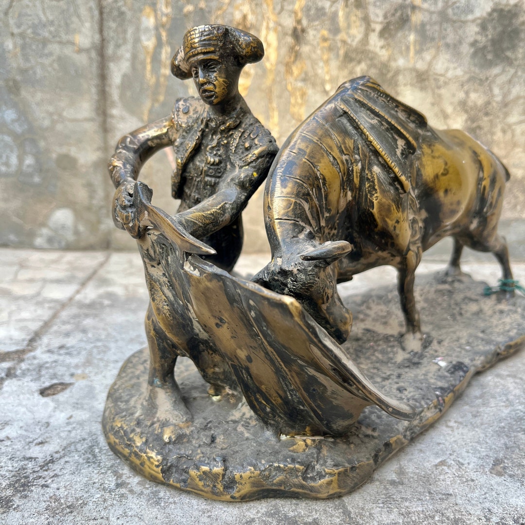 Elegant Bullfighting With Matador Brass Sculpture, Angry Bull Statue ...